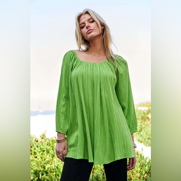 DAVI & DANI | Tops | Davi Dani Crinckled Texture Fabric Round Neck ...